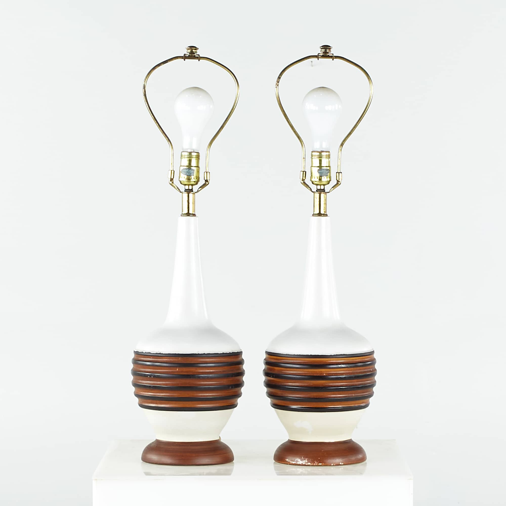 Bradley Manufacturing Mid Century Oak and Leather Table Lamps - A Pair ...