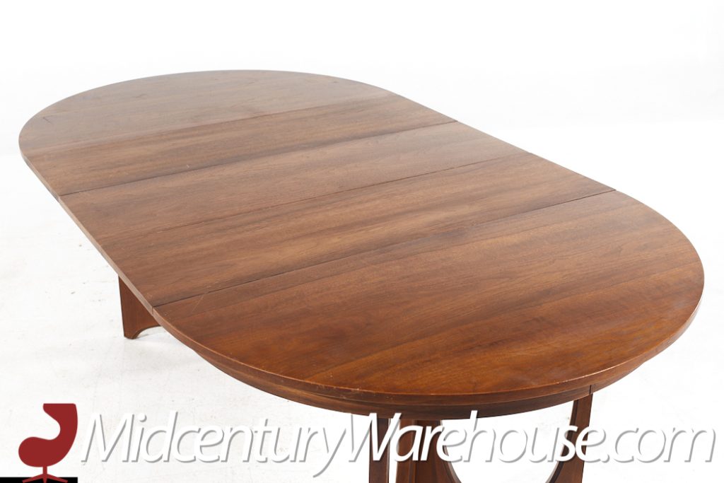 Broyhill Brasilia Walnut Round Pedestal Dining Table with 3 Leaves ...